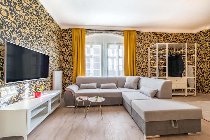 Luxury & Comfort Living - Perfect Location To Stay - Prag