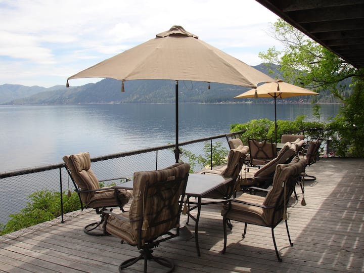 Quality Waterfront Home, Moorage, Pets Welcome. - Manson, WA