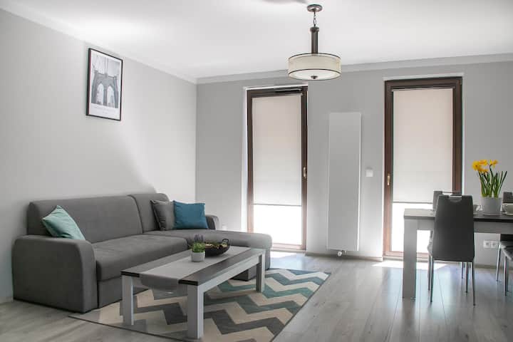 Cracow Modern Apartment/free Parking, Views, Tram - Krakow