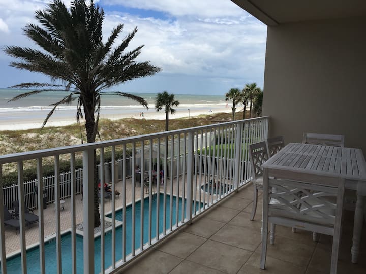 Fresh And Fabulous Beachfront Home - Jacksonville Beach, FL
