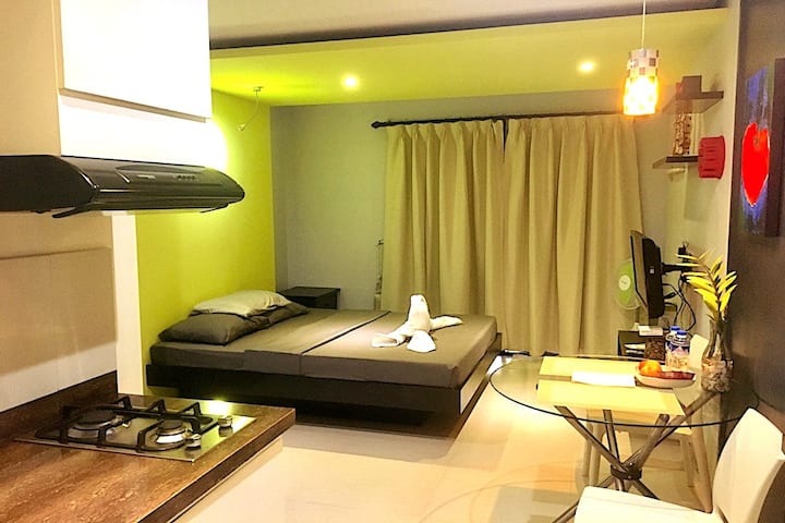 Tranquil Studio - 3 Mins. To White Beach (Unit 3) - Nabas