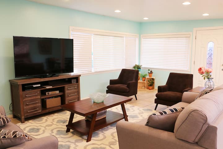 Beautiful & Spacious Home Near Lax & Beaches W Ac - Los Angeles, CA