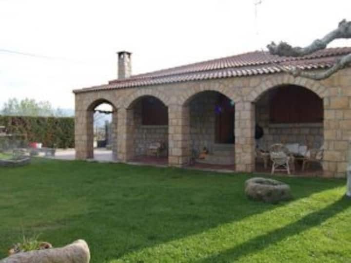 Casa De 10 Personas  Con Piscina En Finca Privada - Ávila