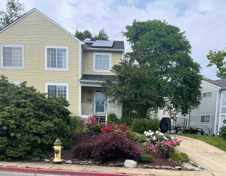 Adorable Home Steps From Navy Stadium! - Annapolis, MD