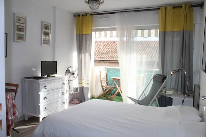 Joli Studio Central Avec Terrasse Et Parking - Sète