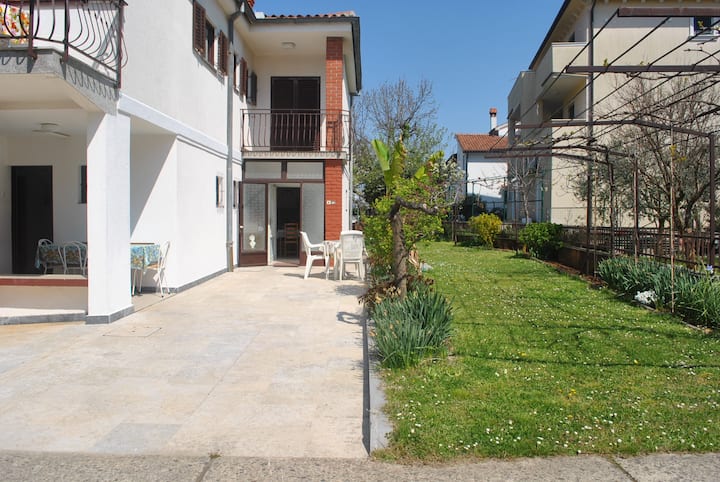 Apartment For 2-3 People Near The Beach - Poreč