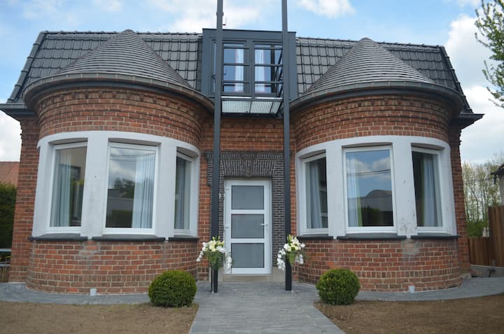 Grande Maison D'arlette Mouscron (16 P) - Région Flamande