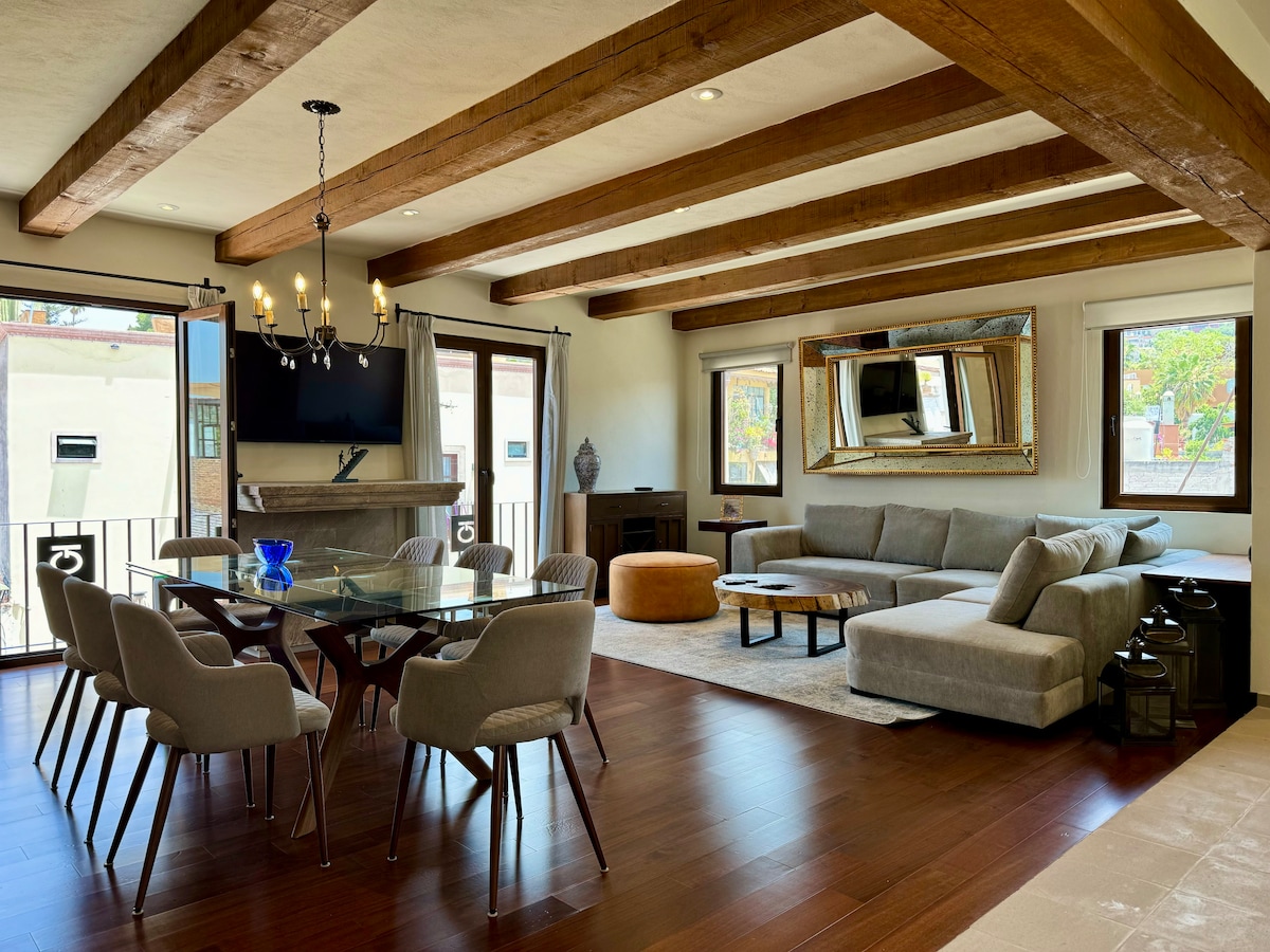 Glamorous 2BR Centro APT+ Best Parish View in Town - Condominiums for ...