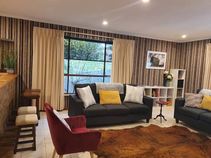 'Tawarri' Top Of The Town!  Blue Lake At Backdoor - Mount Gambier