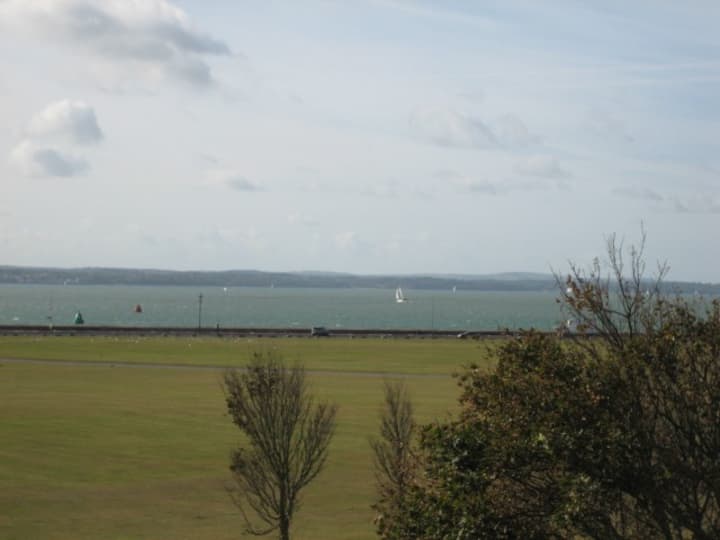 Large Room, Sea Views, Free Parking, Breakfast - Portsmouth