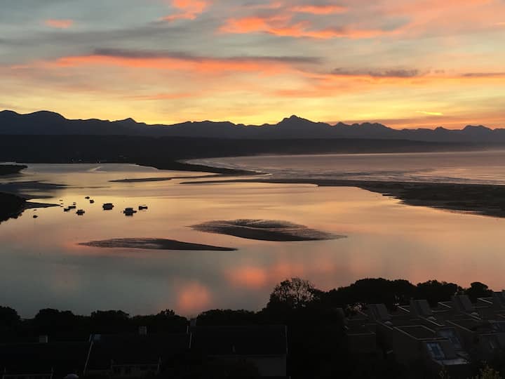 Villa Voilá: Private Home, Pool, Privacy, Sea View - Plettenberg Bay