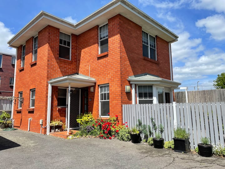 Frankland Mews 3 Free Secure Parking And Wi-fi - Launceston
