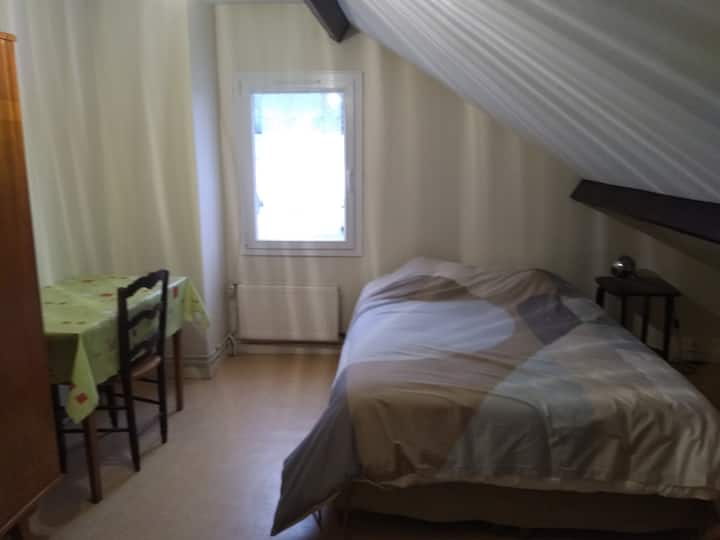 Chambre' Avec Cuisine à Disposition - Luynes