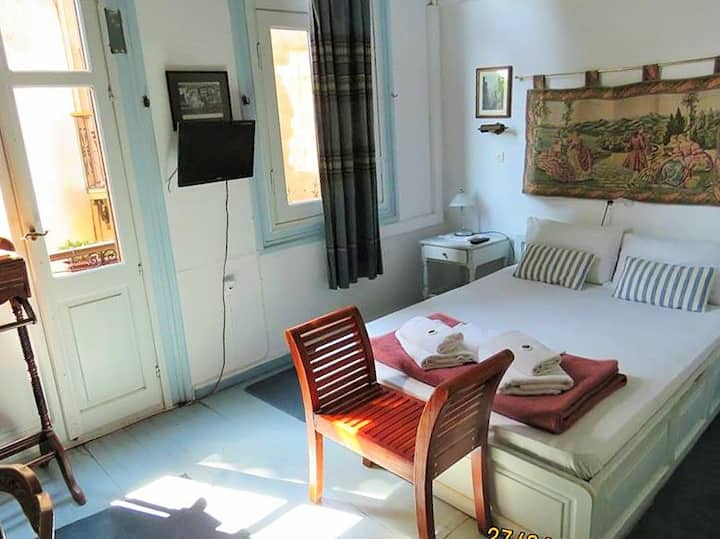 Pension Theresa Room #04 With Balcony & Nice View - Hanía