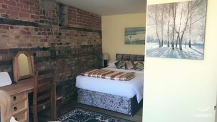 Ground Floor Accommodation In Central Sandwich - Deal