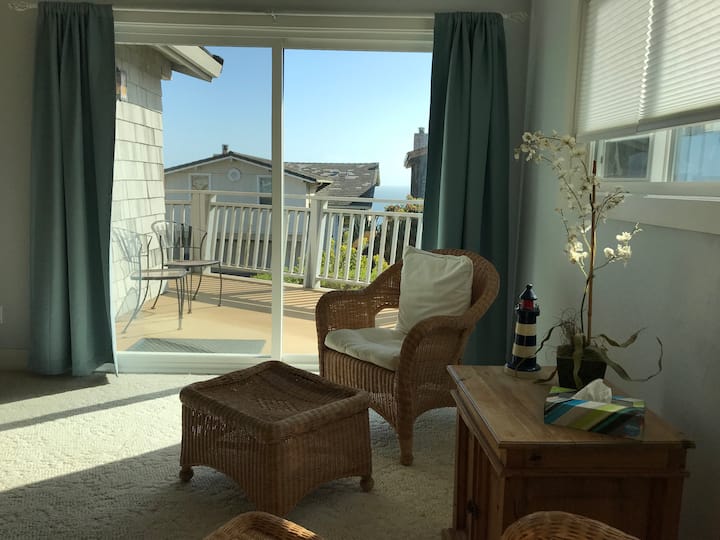 Big And Bright,  Steps To Sand, Ocean Views - Aptos