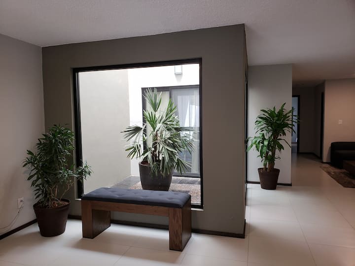 Casa Comodidad Y  Seguridad 6 Recamaras 4 Baños - Tlaquepaque