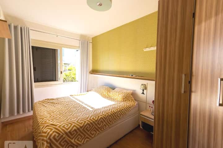 Ap 2q óTimo. Bem Localizado. Garagem. Climatizado. - Porto Alegre