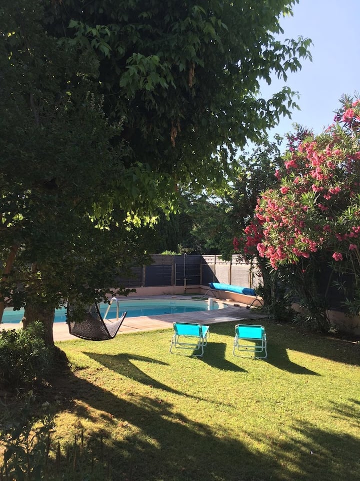 Villa Sérénitude - Au Calme, Jardin Et Piscine - Avignon