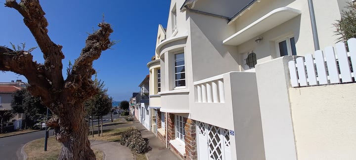 Belle Maison Des Années 30. - Vendée