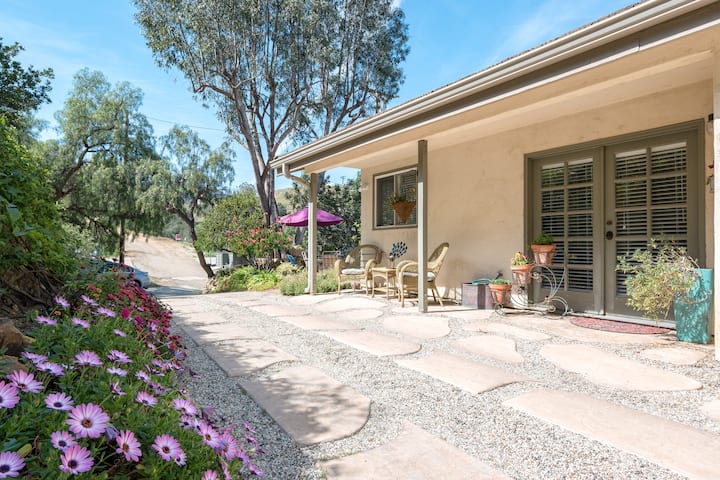 Lovely & Serene Private Entry Suite - Thousand Oaks, CA