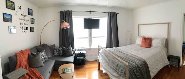 Burnside Studio: Explorer’s Oasis Near Everything! - Portland, OR