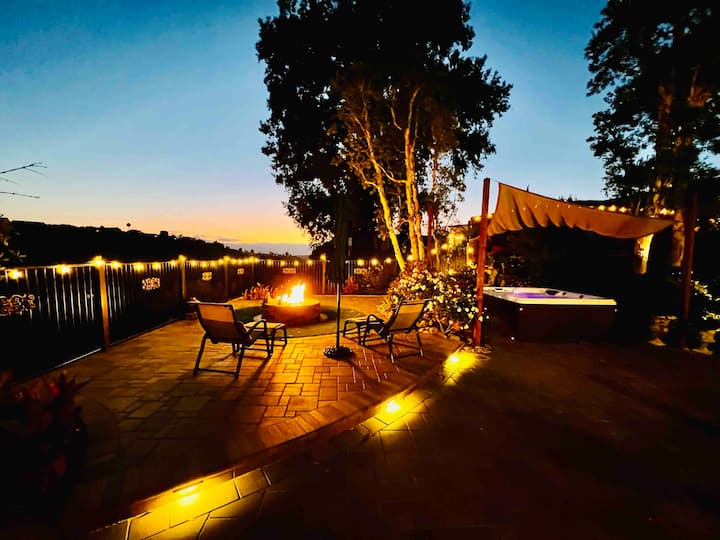 Charming 4-bedroom Home W/ Hot Tub & Canyon Views - San Diego, CA