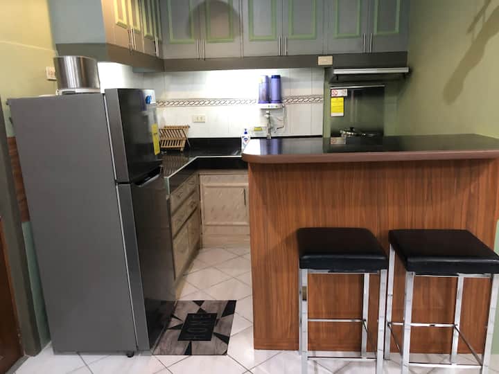 The 3br Condo Near Malls,us Embassy, Slec,parks - Manila