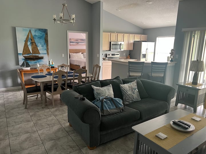 Townhouse For Rent - Davenport
