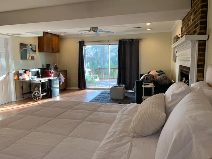 Raleigh House (Lake View And Access) - Raleigh, NC