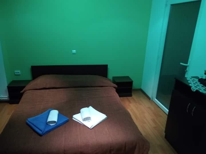 Cameră Matrimonială Pentru Un Sejur La Munte (#1) - Câmpina