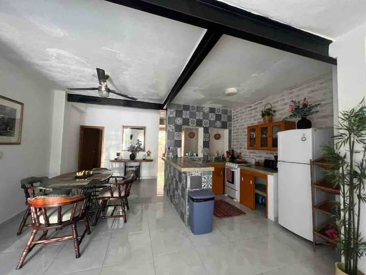 Hermosa Casa Nueva Cerca Del Malecón De Pto. Vta - Puerto Vallarta