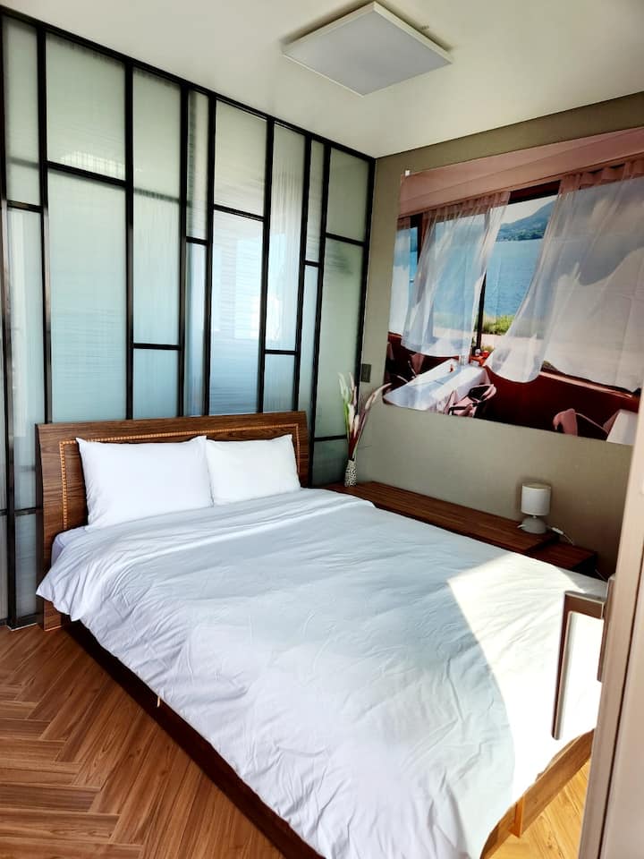 [지니] 썬라이즈호텔 #테라스오션뷰 #1.5룸, 일출뷰, 개인 Ott 가능, 주중특별할인가 - Sokcho-si