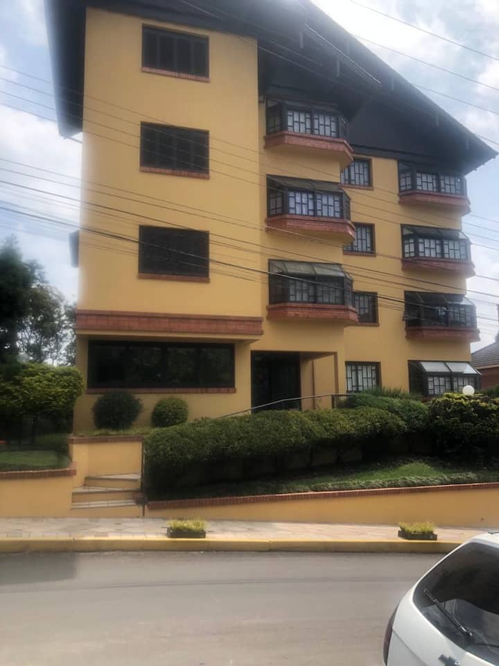 Apto 2 Dorm A 450 M Da Rua Coberta! Rua Sem Saida - Gramado