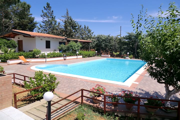 Maison Emeraud, Piscine Eau Salée M12x6. No Chlore - Balestrate