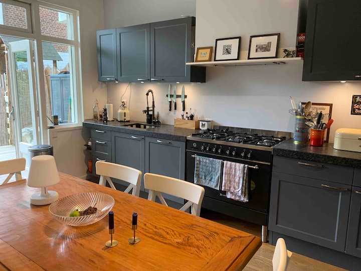 Charming Apt With Beautiful Garden @ De Pijp - 