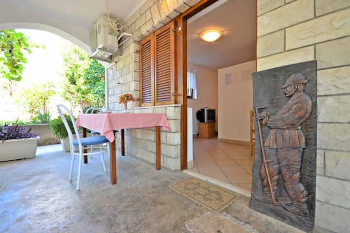 2 Person Studio 100m To Sea & 200m To Centre - Stari Grad