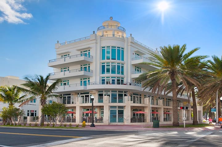 Oceanfront 2/2 Luxury Condo W/balcony #401 - South Beach, FL