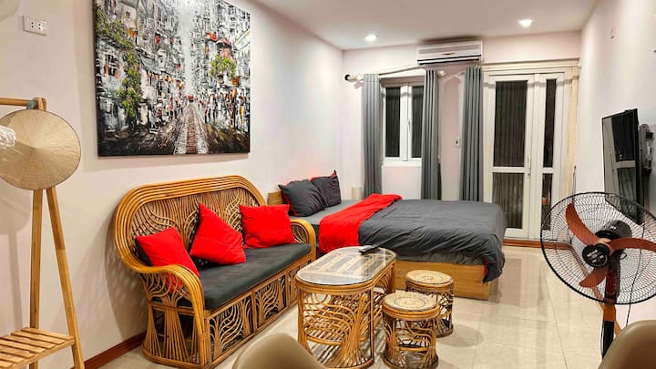 Central Entire House For Big Group In Beer Street - Hanoi