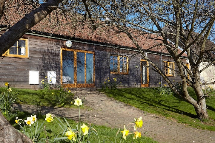 The Grainstore At Moor Farm - Carisbrooke Castle