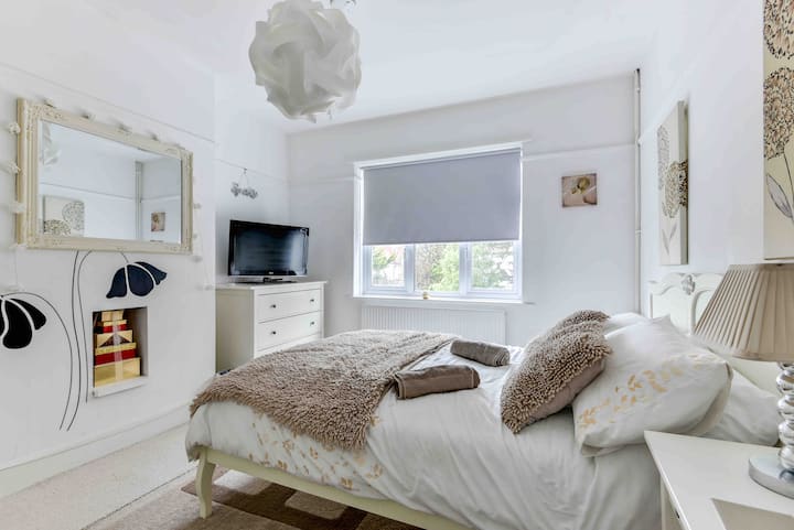 Modern Own Bathroom Double/twin/single Rooms - Steyning