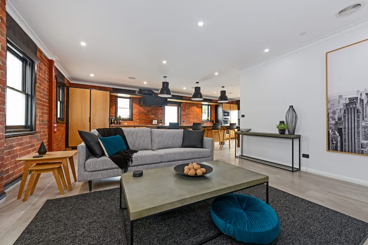 Designer Living Within Historic Art Deco Building - Hobart