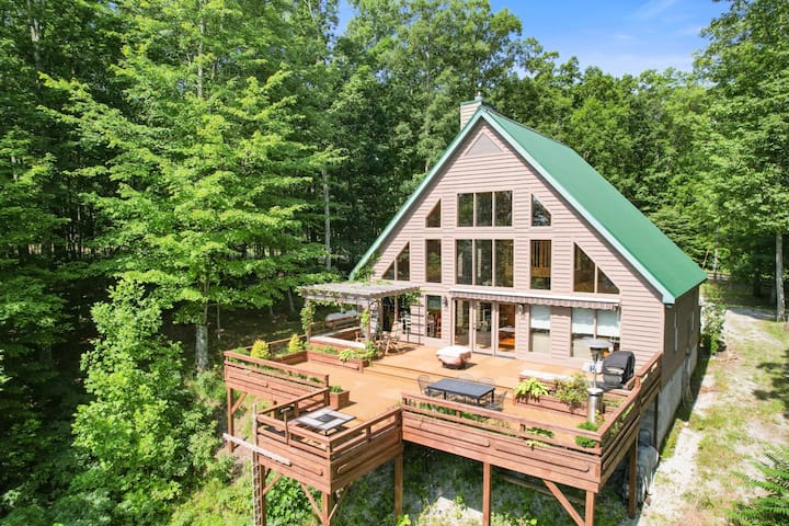 Monteagle Mountain Serenity
 Nashville Chattanooga - Monteagle, TN