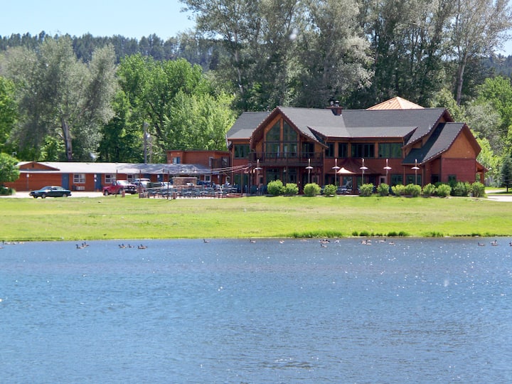 Canyon Lake Resort Reunion Lodge Second Level - Rapid City, SD