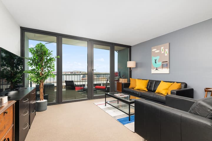Mid Century Hi-rise With Amazing Views! - Portland, OR