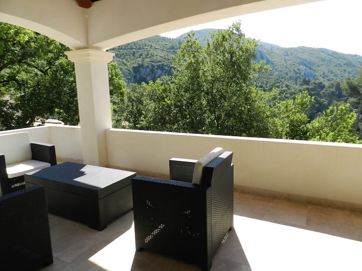 Studio Indépendant Gémenos - Colline Sainte Baume - Gémenos