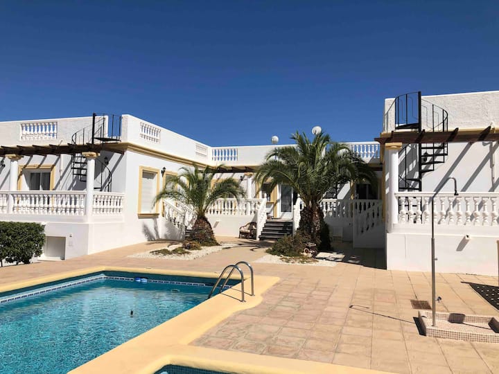 Villa Avec 4 Logements Séparés Et Piscine - Mojácar