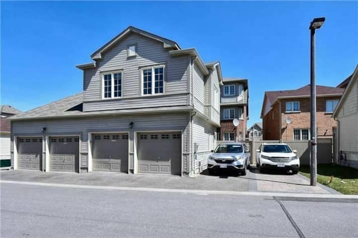 Decent , Quiet, Fully Loaded Apartment In Markham - Markham