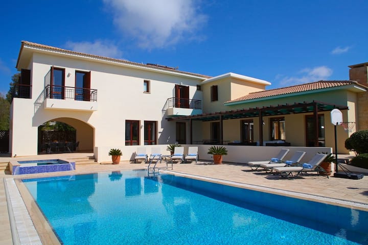 5br Superior Villa: Private Pool Sleeps 10 - Писсури