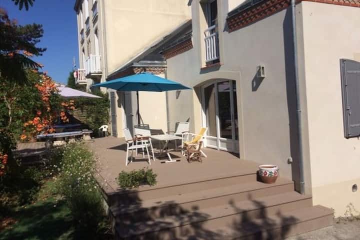 Belle Maison Rénovée, Pornic, 5 Min Plage, Pour 10 - Pornic